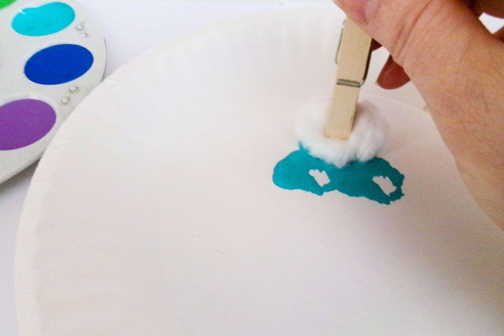 Cotton Ball Stamp Monster Paper Plate Craft for Kids - Mom Loves To...