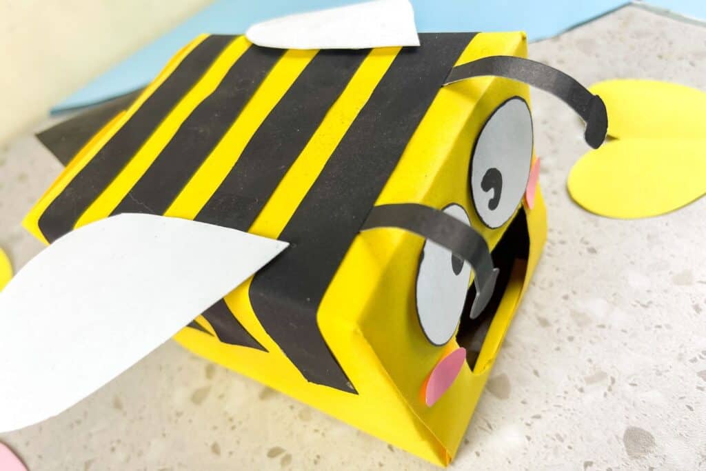 Bee Valentine’s Day Box Craft (Easy & Kid-Friendly) - Mom Loves To...